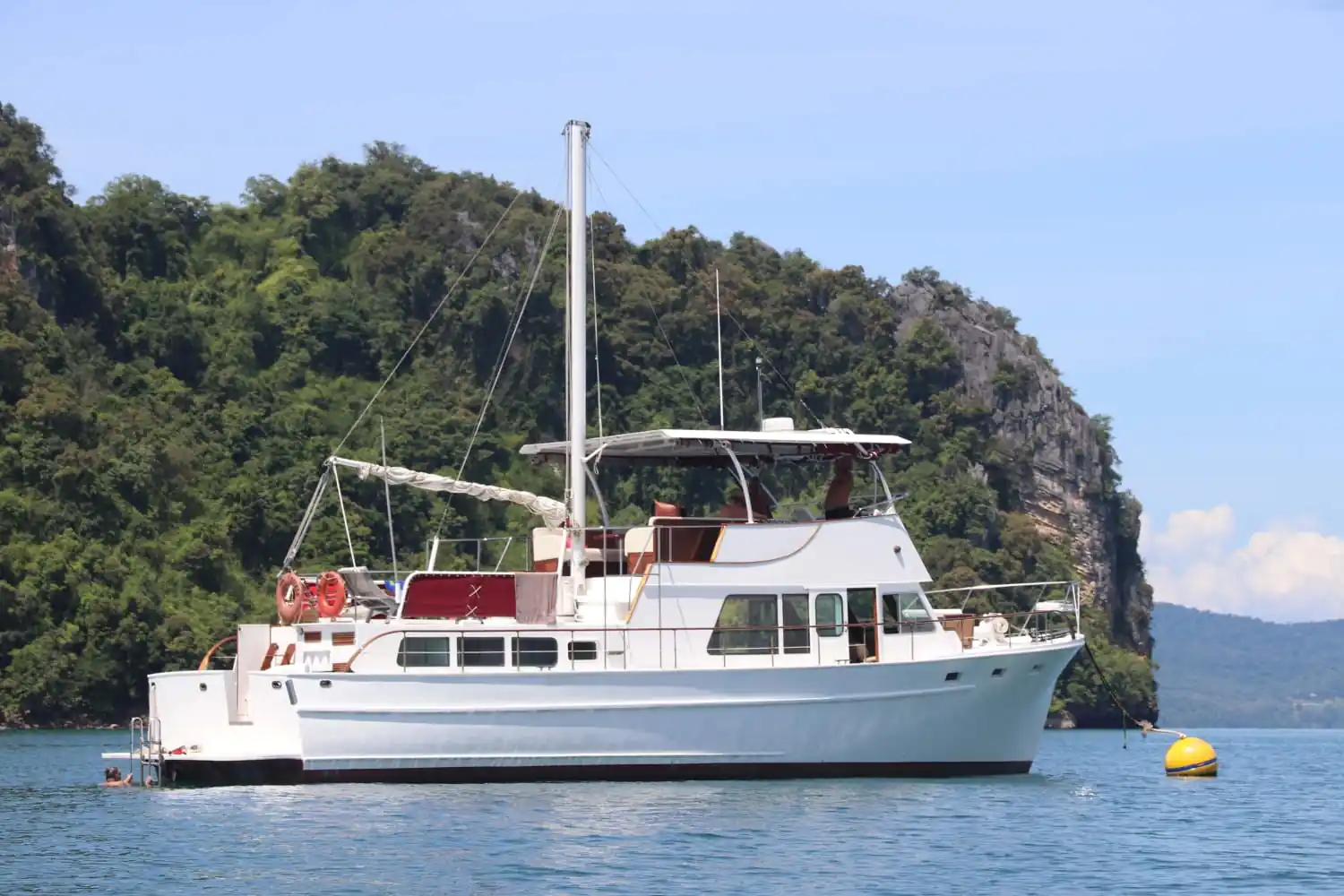 Luxury Island Tours from Ao Nang Krabi aboard Sun Seeker